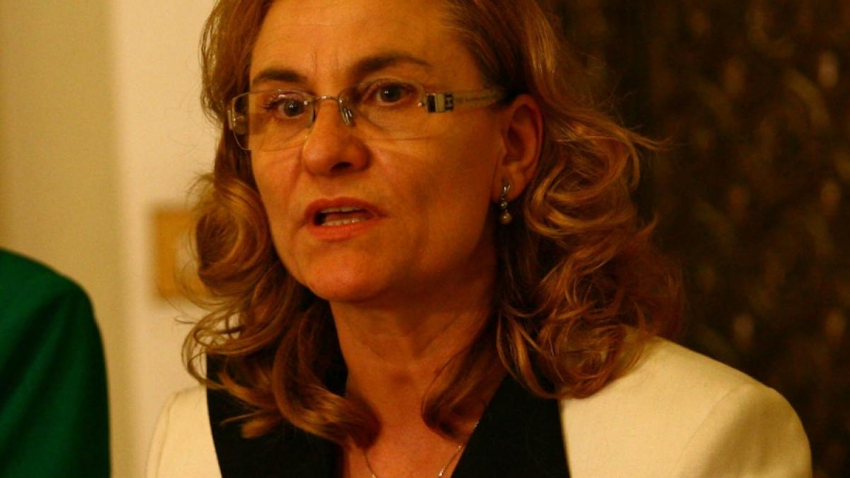 PE BANDĂ RULANTĂ/70.000 de şomeri în textile şi mobilă