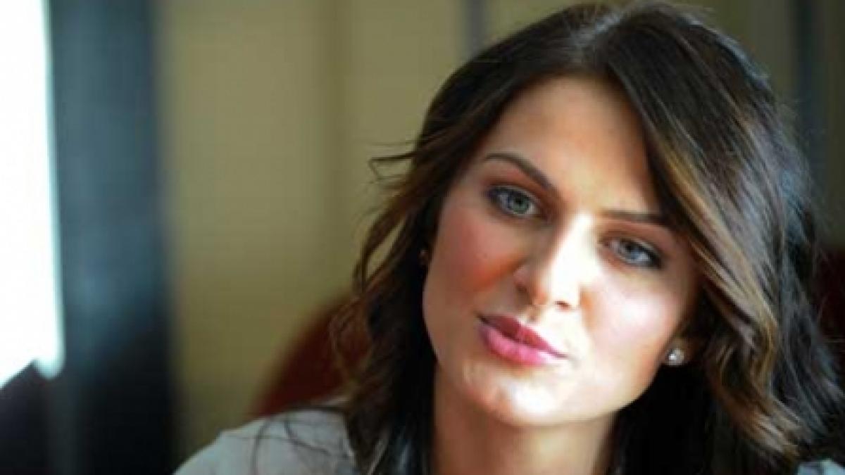 Alexandra Nechita: "Cel mai mult îmi doresc să aduc o lucrare de-a mea ...