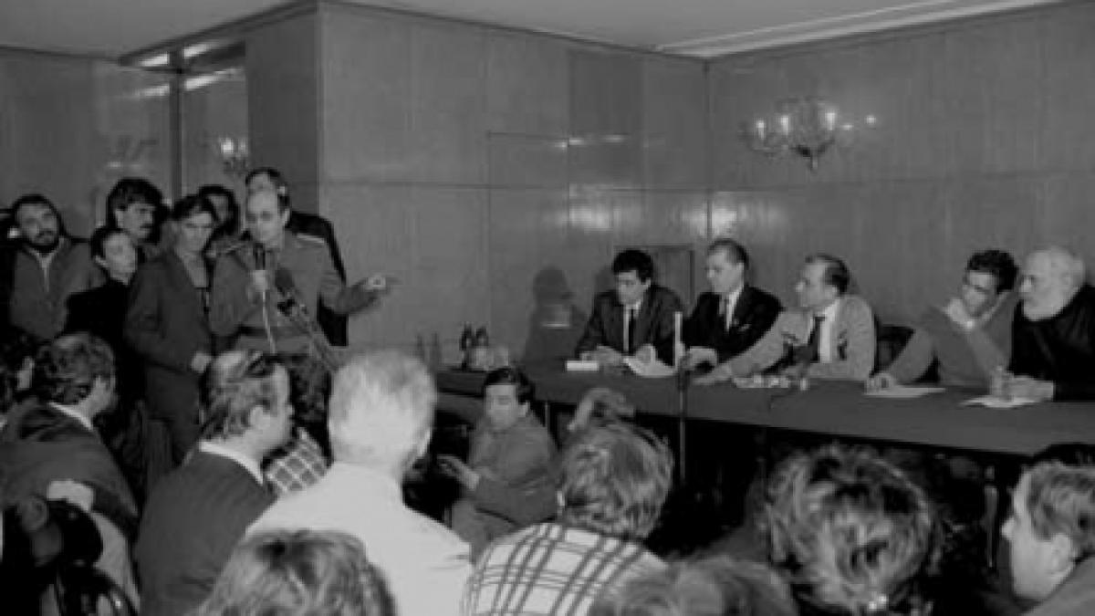 Oamenii de bună-credinţă au interzis Partidul Comunist