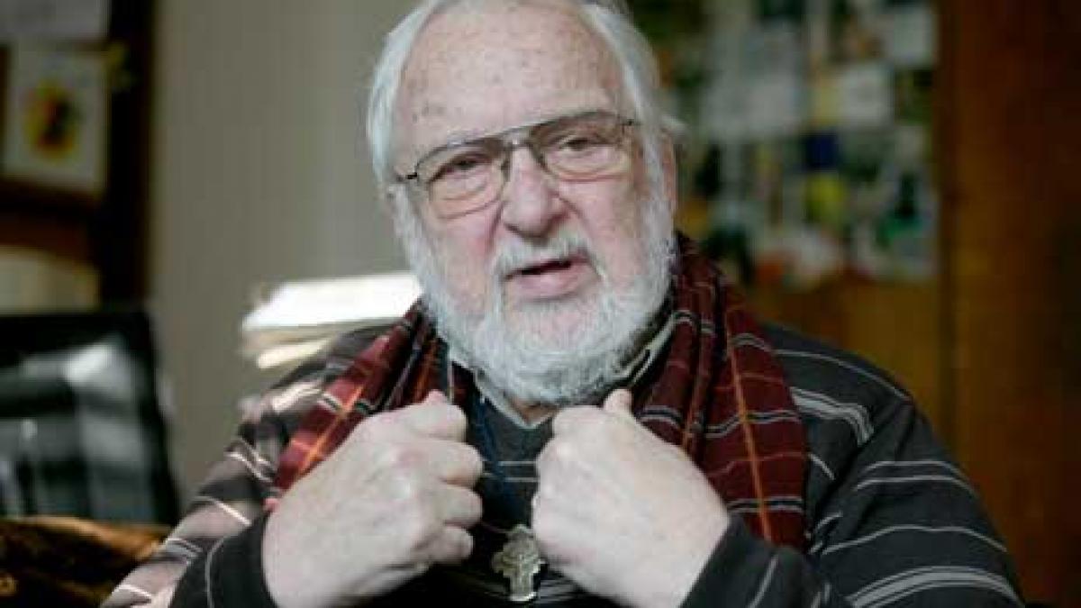 Constantin Codrescu: „Nu putem supravieţui fără simboluri, fără crezuri ...