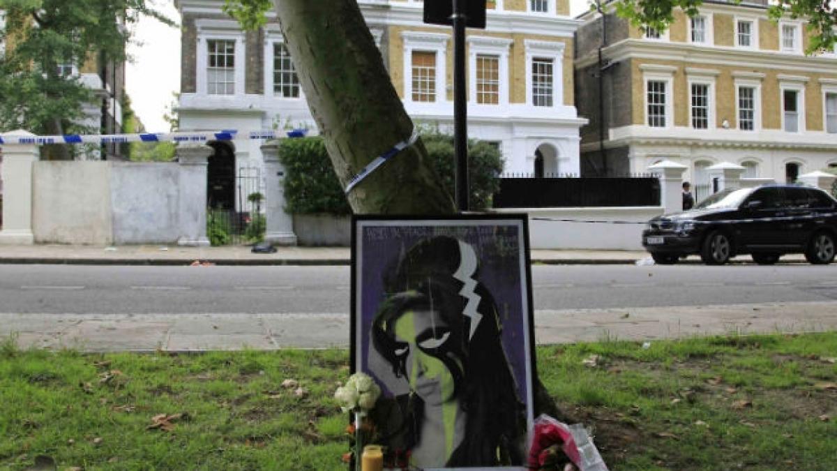 Dependenţii de alcool şi droguri se vor trata acasă la Amy Winehouse