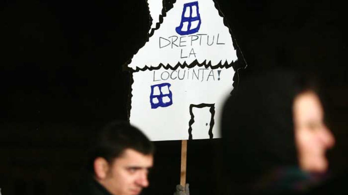 Carton cu "meniul românilor" la Sibiu: Cartofi, pâine, slănină şi ...