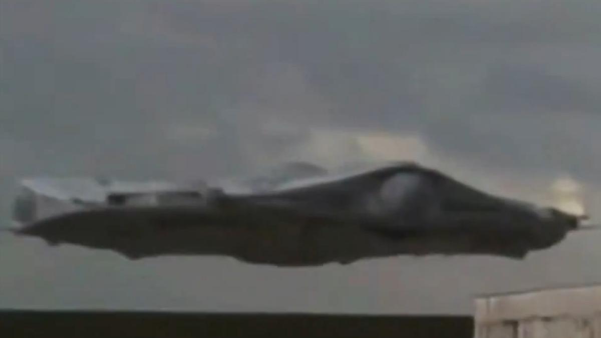 Cea mai bună filmare a unui OZN sau doar efecte speciale? (VIDEO)