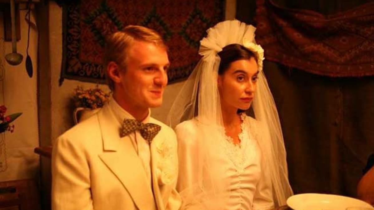 La Paris, piesă de teatru după filmul "Nunta mută"