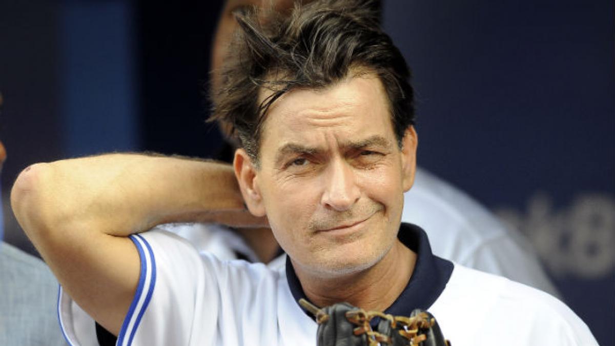 Charlie Sheen: Lindsay Lohan nu mi-a mulţumit după ce i-am oferit mii ...