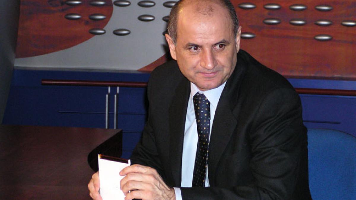 George Copos, la 60 de ani - Cred că mâine va fi mai frumos decât ...