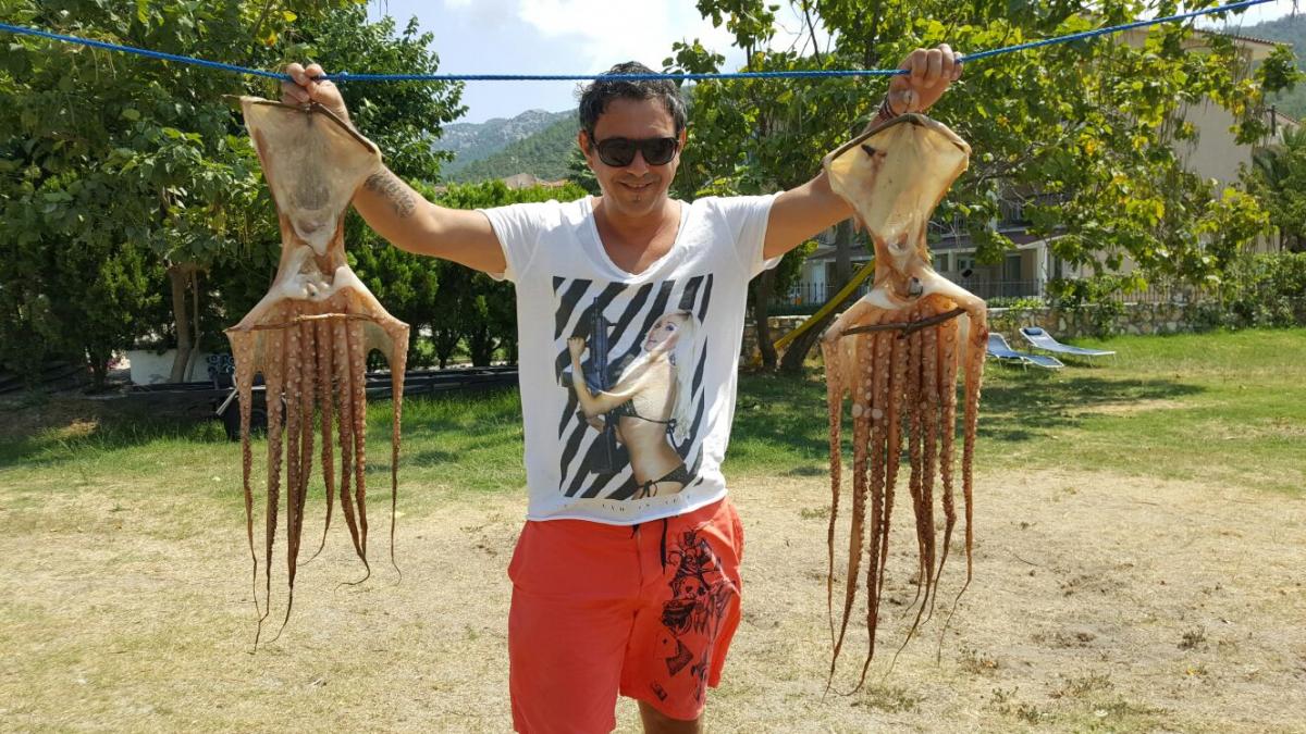 Chefi la cutite. Vacanță cu miel la proțap și snorkeling în Thassos ...