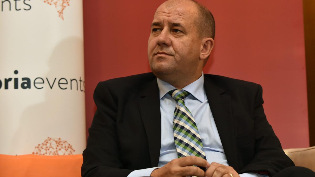 Adrian Pintea: Peste 150.000 ha de terenuri agricole sunt oficial nelucrate