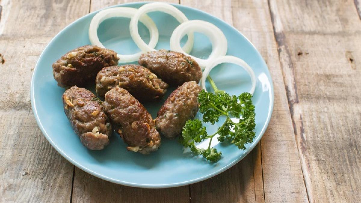 De la CÂRNAȚI FĂRĂ MAȚ la mici și MITITEI. Argumente pentru „mititei - un PREPARAT ROMÂNESC” și ...