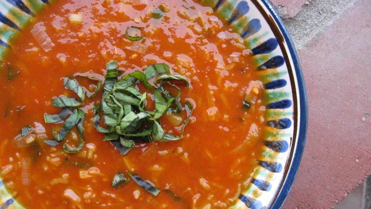Rețeta zilei. Supă de pătlăgele roșii cu orez (rețeta lui Constantin ...