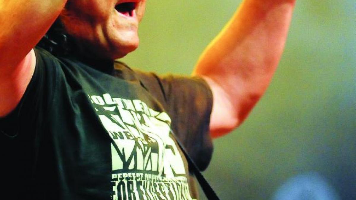 De ziua ta! Paul Ciuci, vocalist, chitarist și compozitor