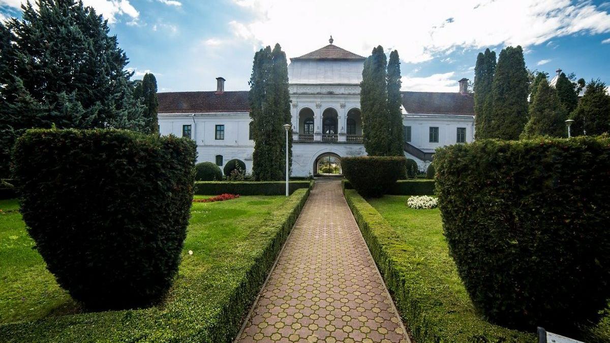 Programul Primul palat, pentru cei 16.000 de milionari români