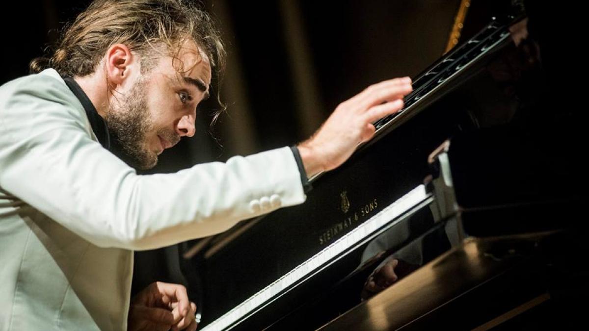 Trei muzicieni, Horia Andreescu, Daniel Ciobanu și Jacob Reuven, propun ...