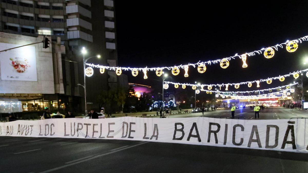 GALERIE FOTO. "Baricada de la Intercontinental", reconstruită simbolic