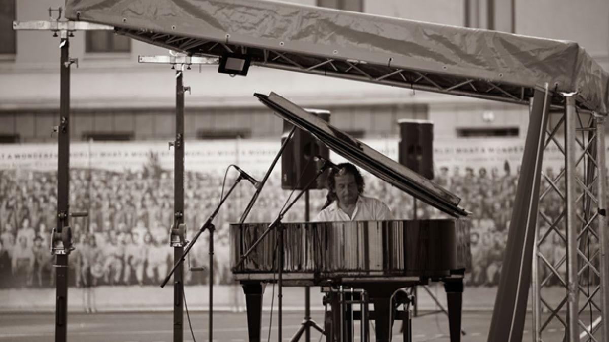 Horia Mihail – Turneul „Pianul Călător”, ultimele două concerte în aer ...
