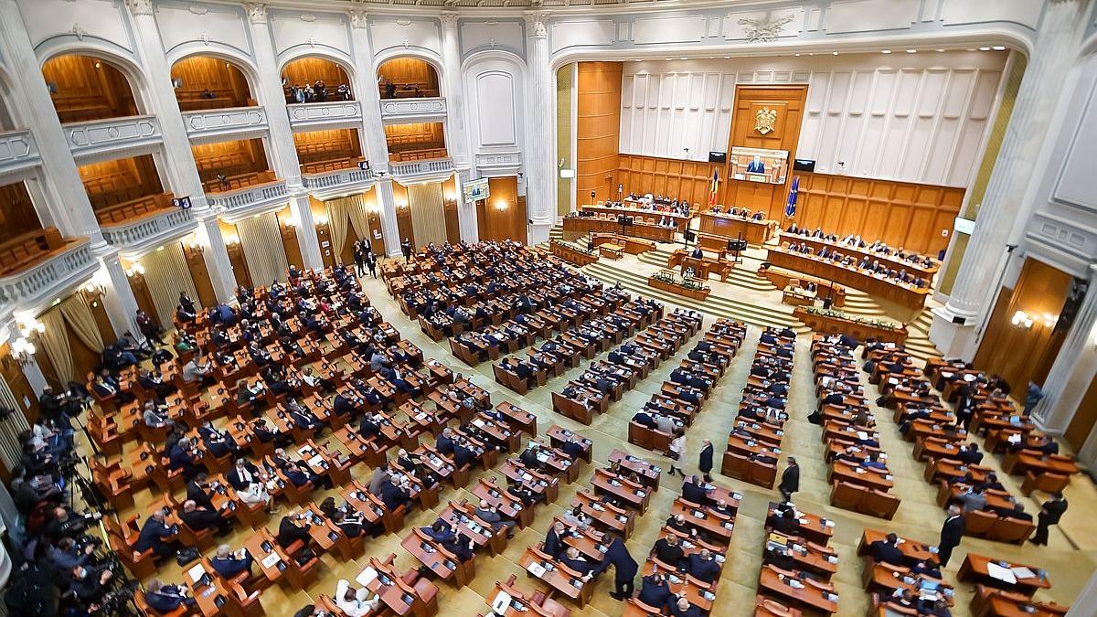 România, republică guvernamentală? Din 309 legi adoptate de Parlament ...