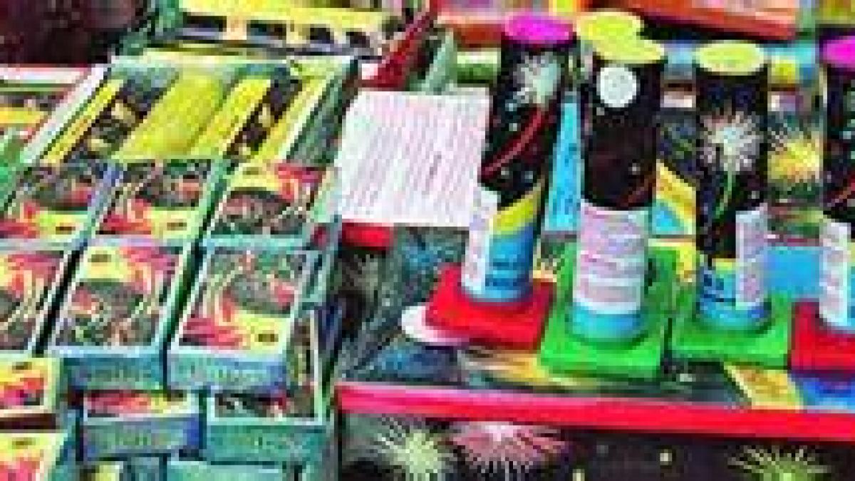 DGPMB: Aproape 2,5 tone de articole pirotehnice, ridicate de poliţişti