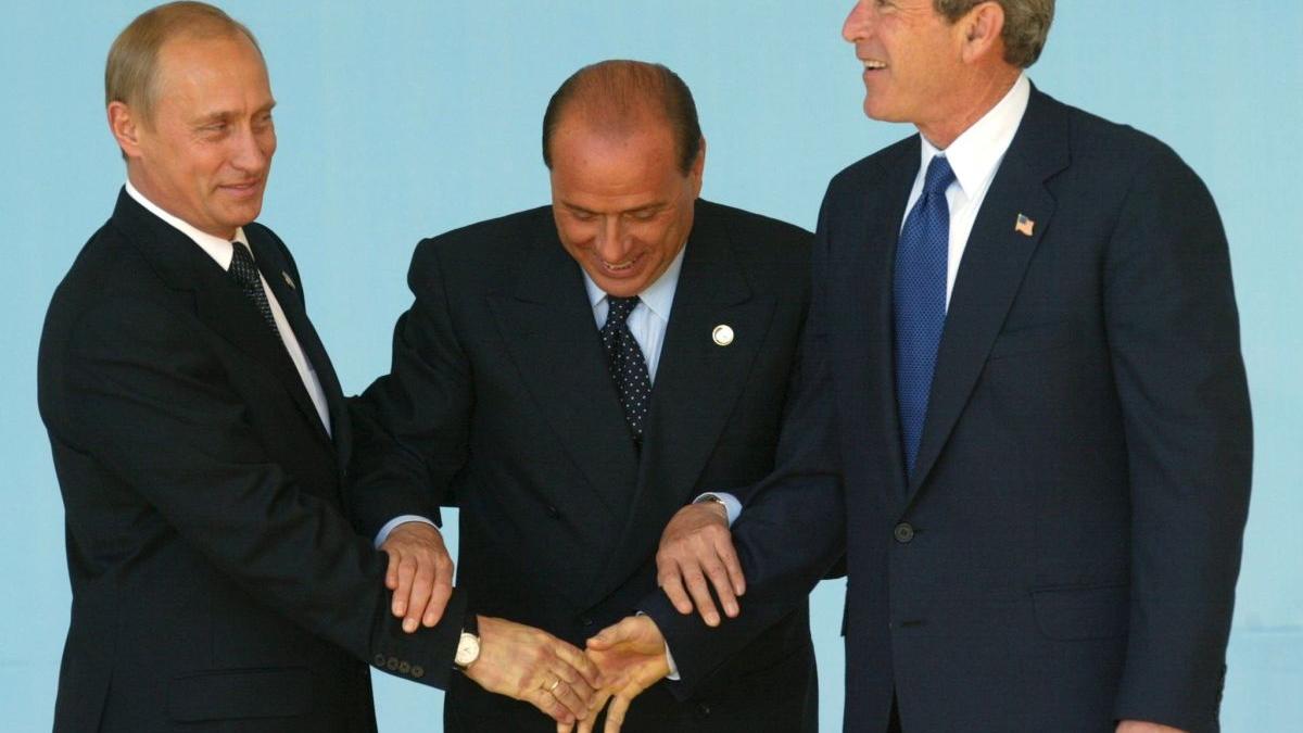 Silvio Berlusconi - între „Iisus Hristos al politicii” și „Bunga Bunga”