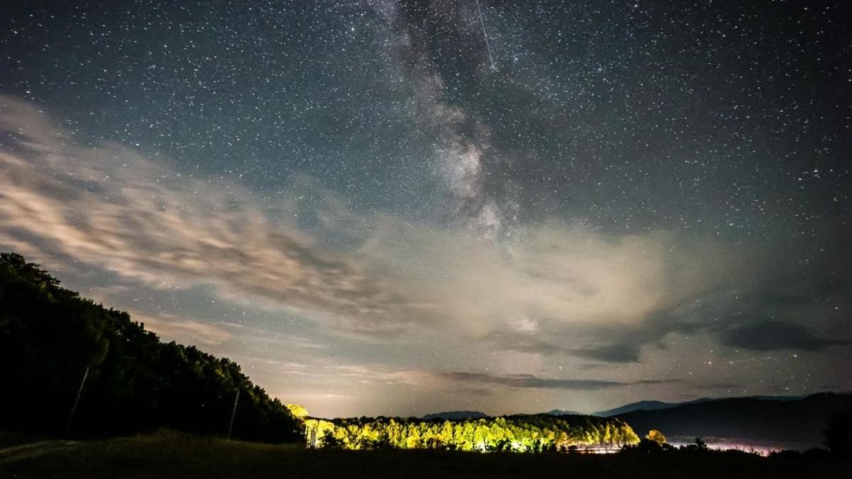 Cel mai frumos spectacol astronomic al anului. Perseidele sunt vizibile ...