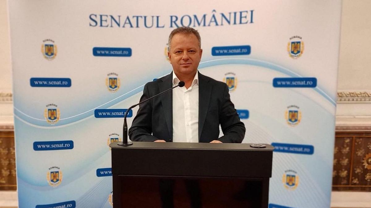 Iordache „Două județe”, într-un rol bine plătit: Senatorul porcilor ...