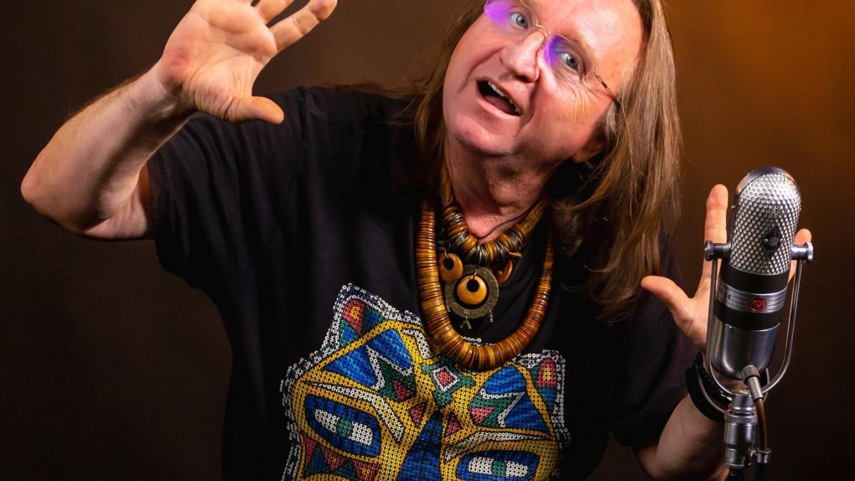Mike Godoroja se reinventează. În 2024 ne propune un album Art-Rock