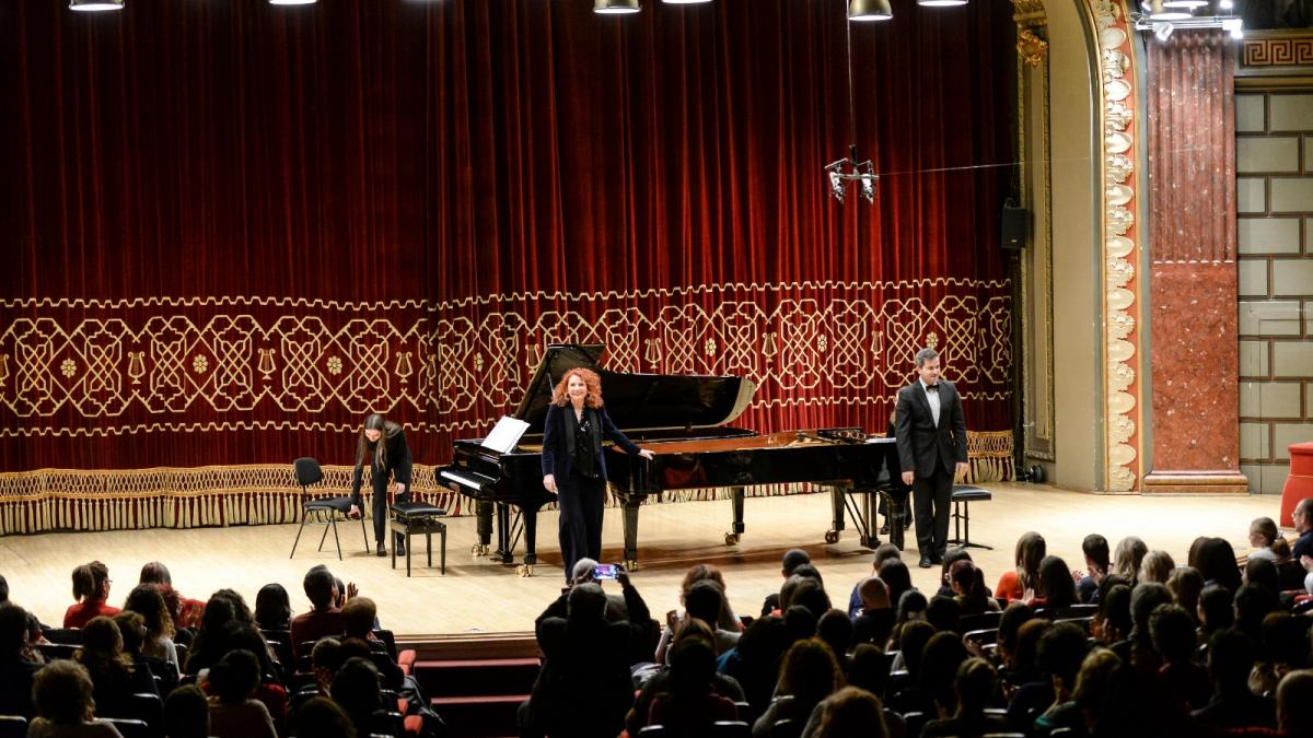 Cea de-a 7-a ediție Hoinar Festival aduce la București 4 spectacole ...