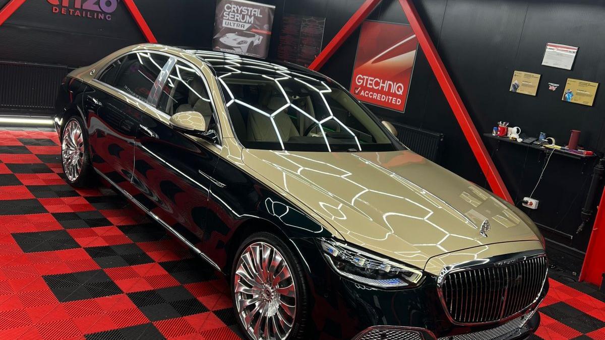 Colantări auto și folii auto: Transformă-ți vehiculul cu stil și protecție
