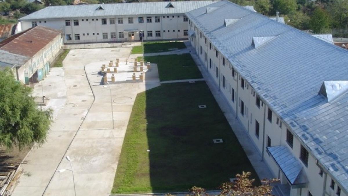 Apare prima pușcărie loft din România. Ziduri din BCA, din plastic și ...