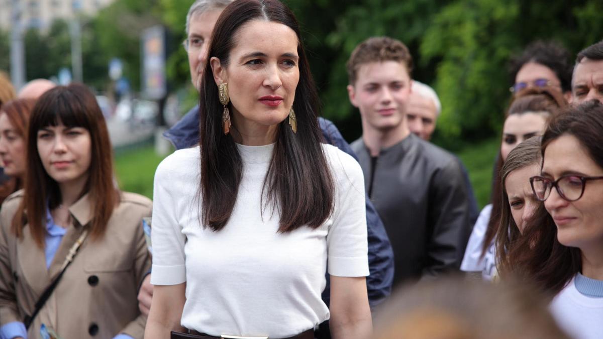 Clotilde și scandalul „inaugurărilor închise”. Campanie de imagine, la ...