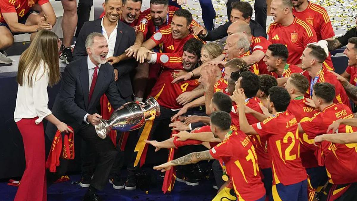 Fiesta! Spania, primire regală a campionilor Euro 2024: Regele Felipe ...