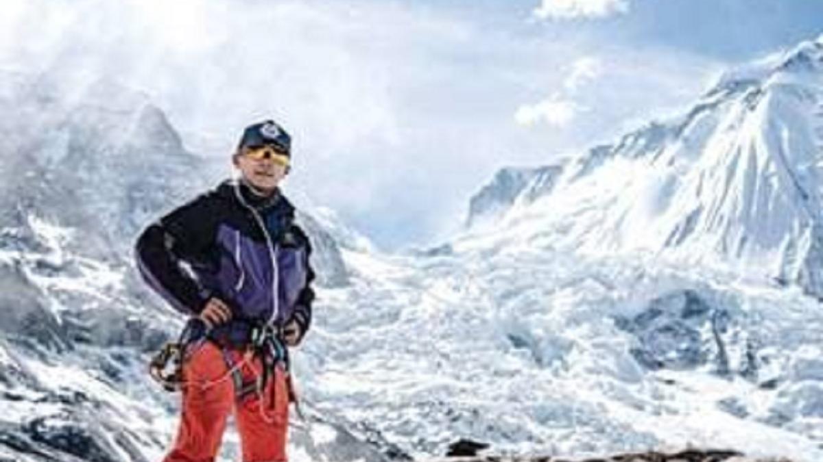 Un nepalez de 18 ani, cel mai tânăr alpinist care a cucerit toate cele ...