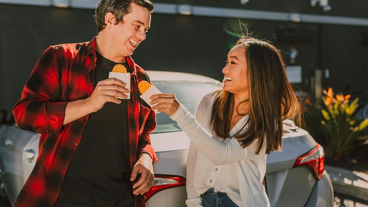 Transfer privat sau car sharing? Soluții de transport la aeroport