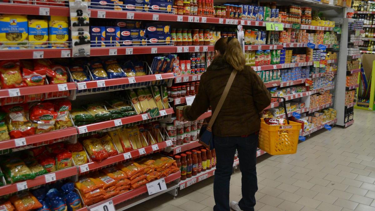 Raport alarmant: Etichetele produselor alimentare sunt de multe ori ...