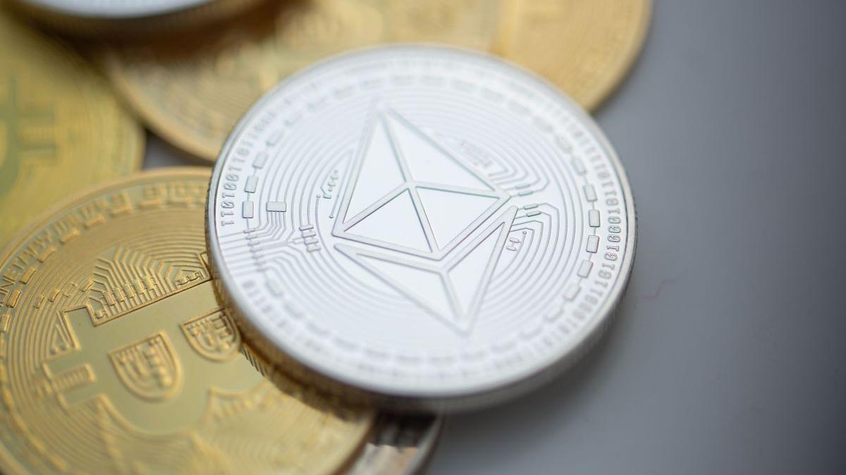Retrageri record pe burse de ETH, a doua cea mai mare criptomonedă
