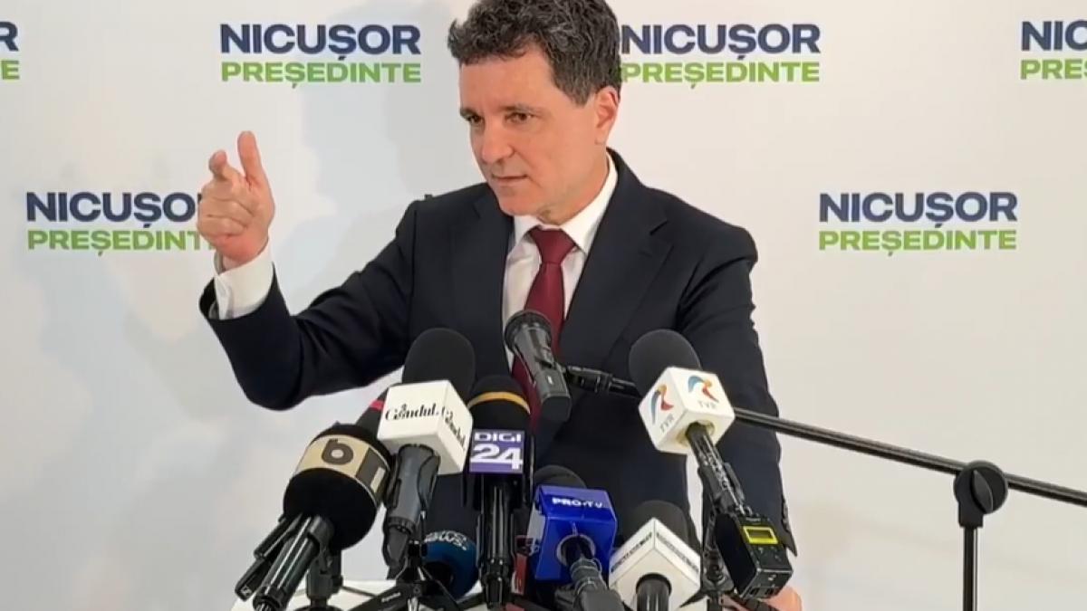 Nicușor Dan îi face plângere penală Elenei Lasconi pentru pozele cu Coldea