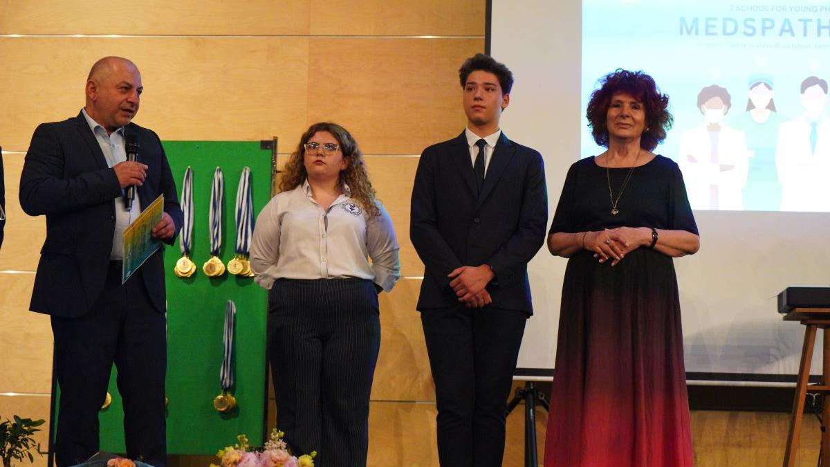 Complexul Educațional Laude-Reut celebrează performanța și excelența ...