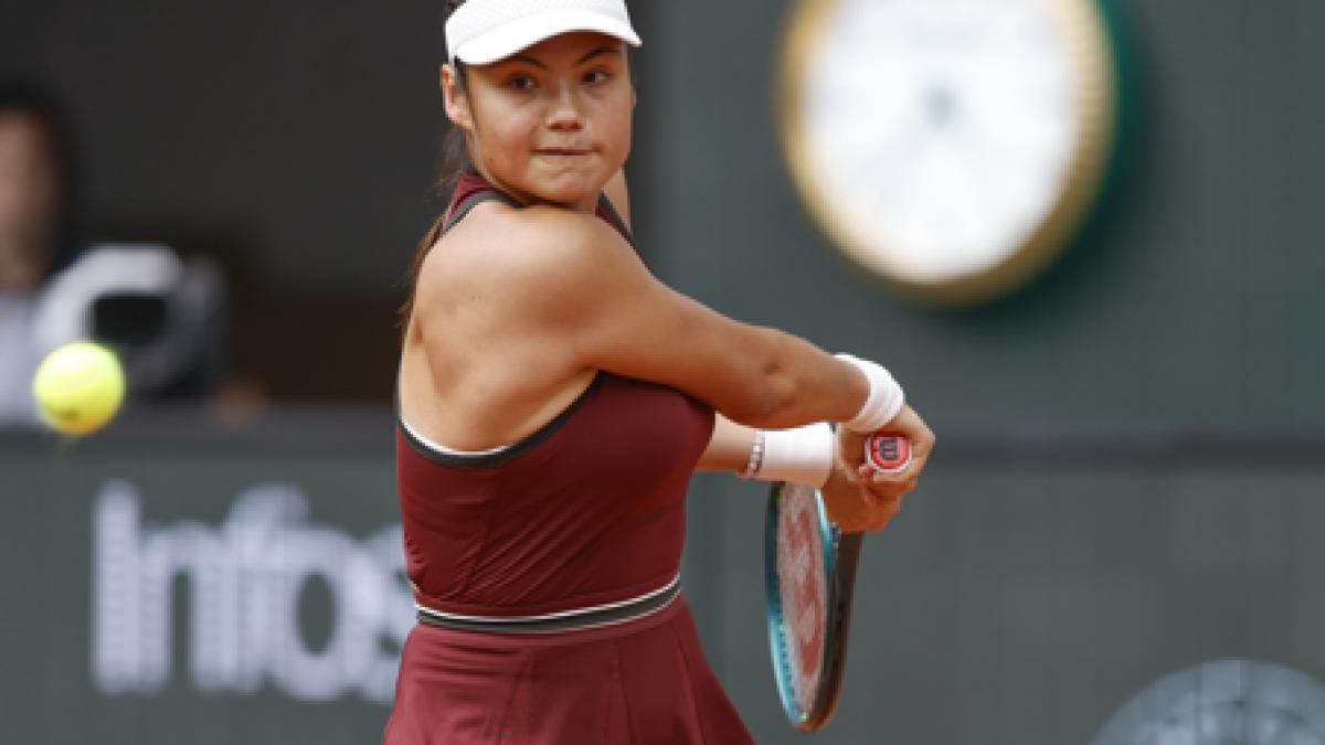 Cuplul verii în tenis? Zvonuri fierbinți despre Emma Răducanu și Carlos ...