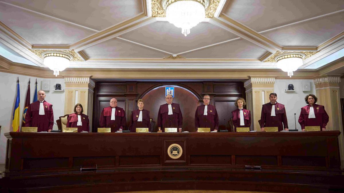 12 bugetari de lux, cu lefuri și pensii cumulate de peste 7 milioane de ...