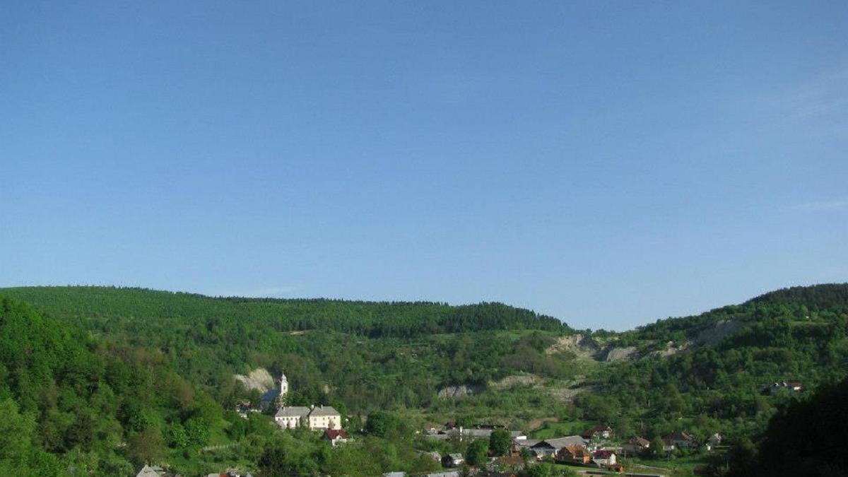 Risc geotehnic extins, în urma prăbușirii fostei mine Coștiui. Zeci de ...