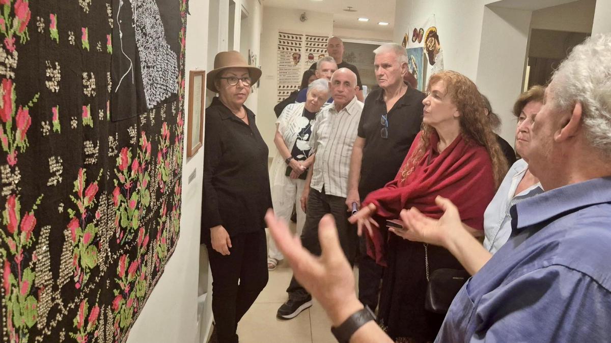 „Brodând amintiri și întrebări” la ICR Tel Aviv, împreună cu Eleonora ...