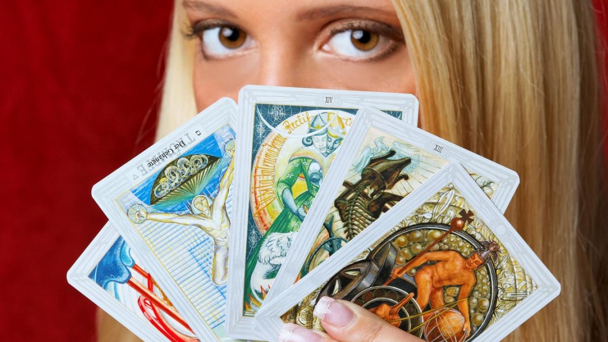 Cele mai puternice cărți de tarot pentru succes financiar: semnele că ...