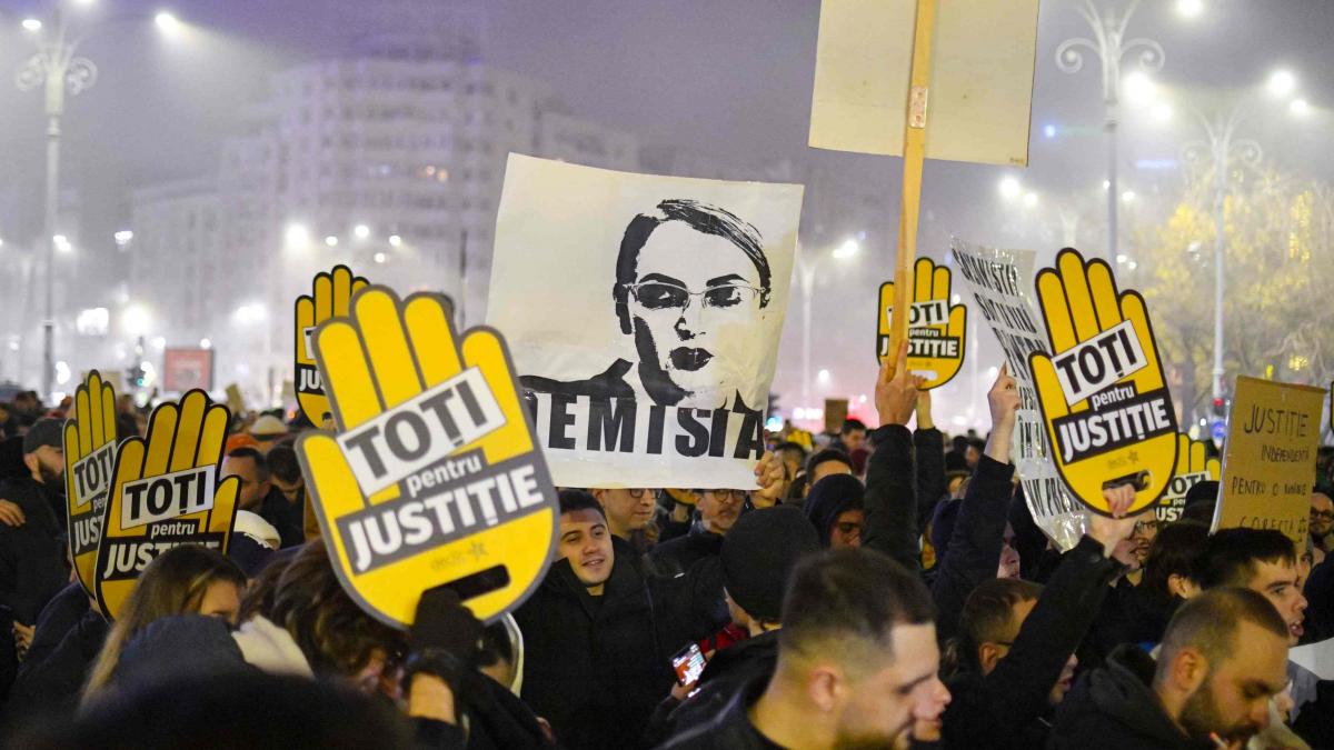 Toată „oastea” lui Kovesi sprijină protestele anti-justiție. Se ...