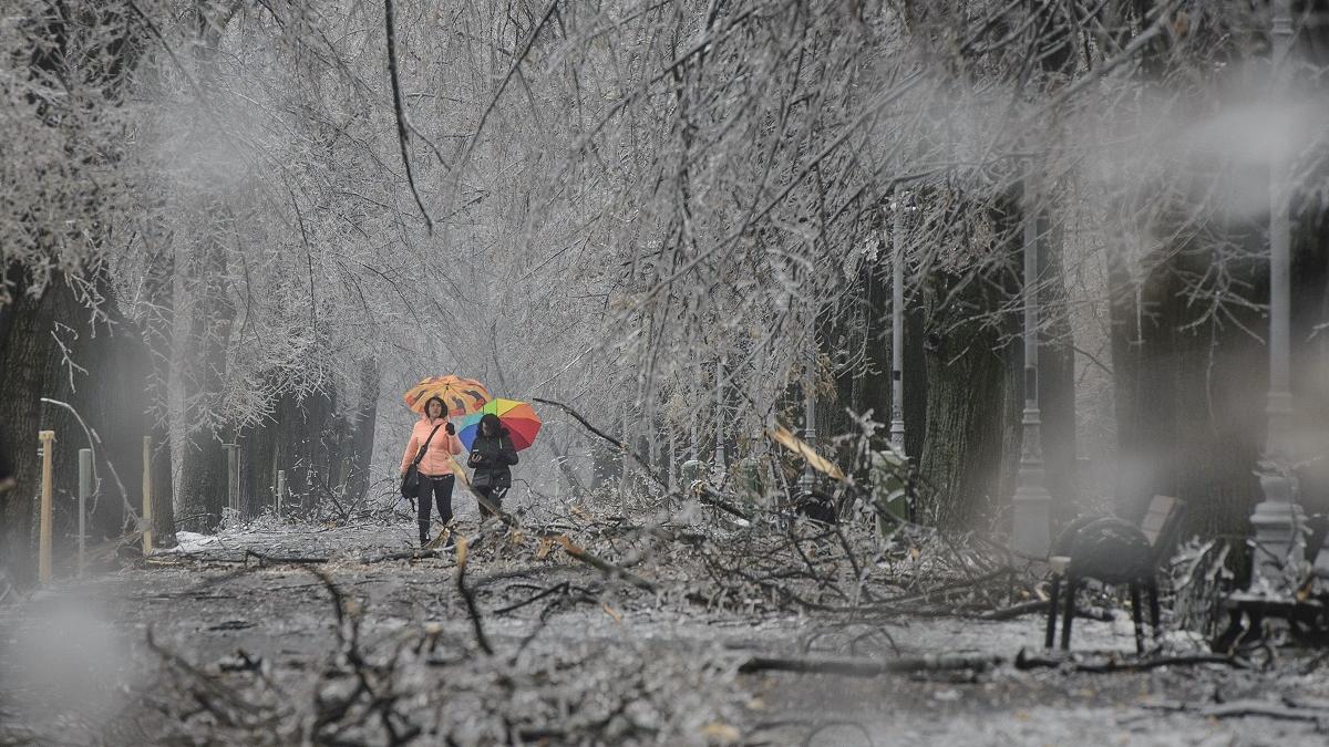 Viscol, polei și până la 15 cm de zăpadă la București în următoarele 48 ...