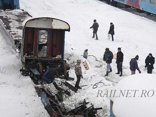 Tren de epocă, ajuns la fier vechi | Galerie Foto