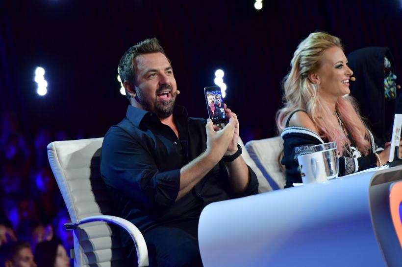 X Factor. Carla’s Dreams către o concurentă: "Ai cei mai frumoși ochi ...