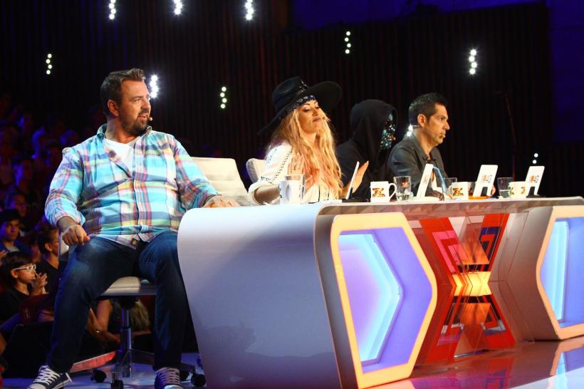 X Factor. Carla’s Dreams către o concurentă: "Ai cei mai frumoși ochi ...